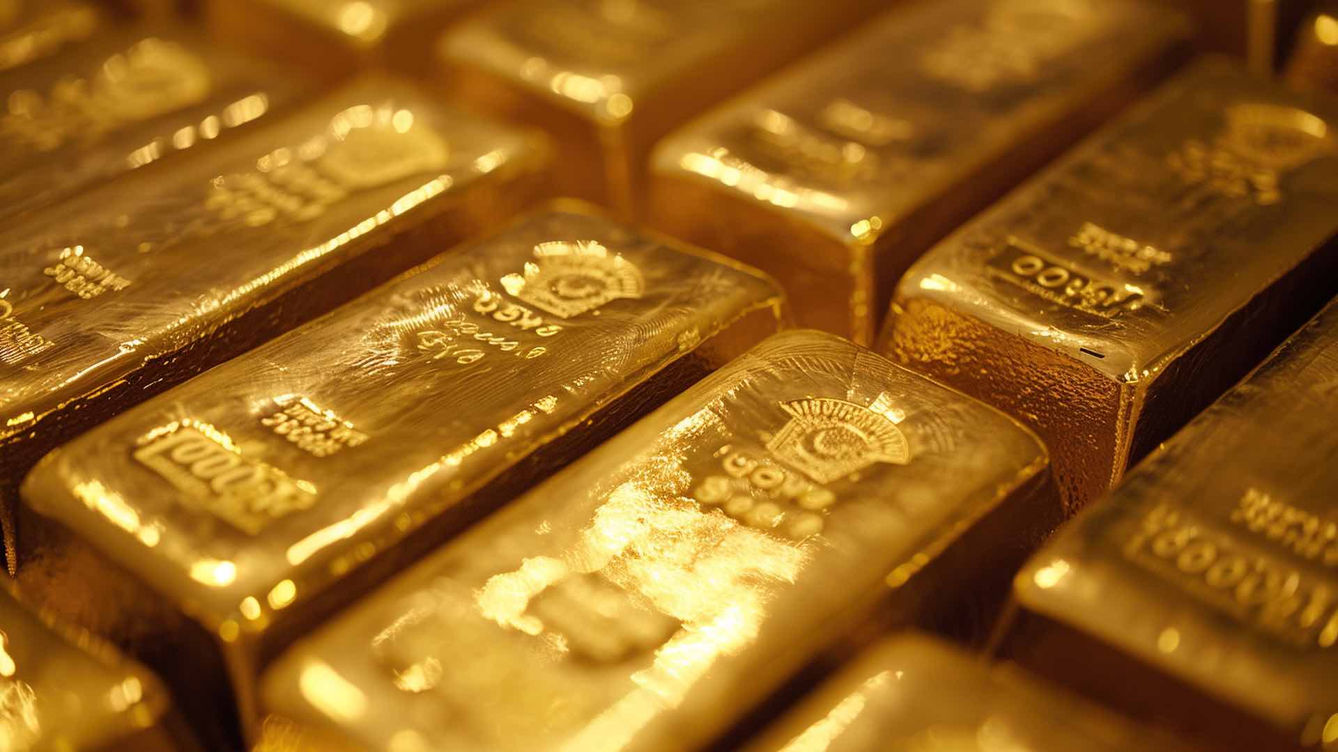 Gold reaches record high amid weak dollar and rate cut hopes - Arab ...